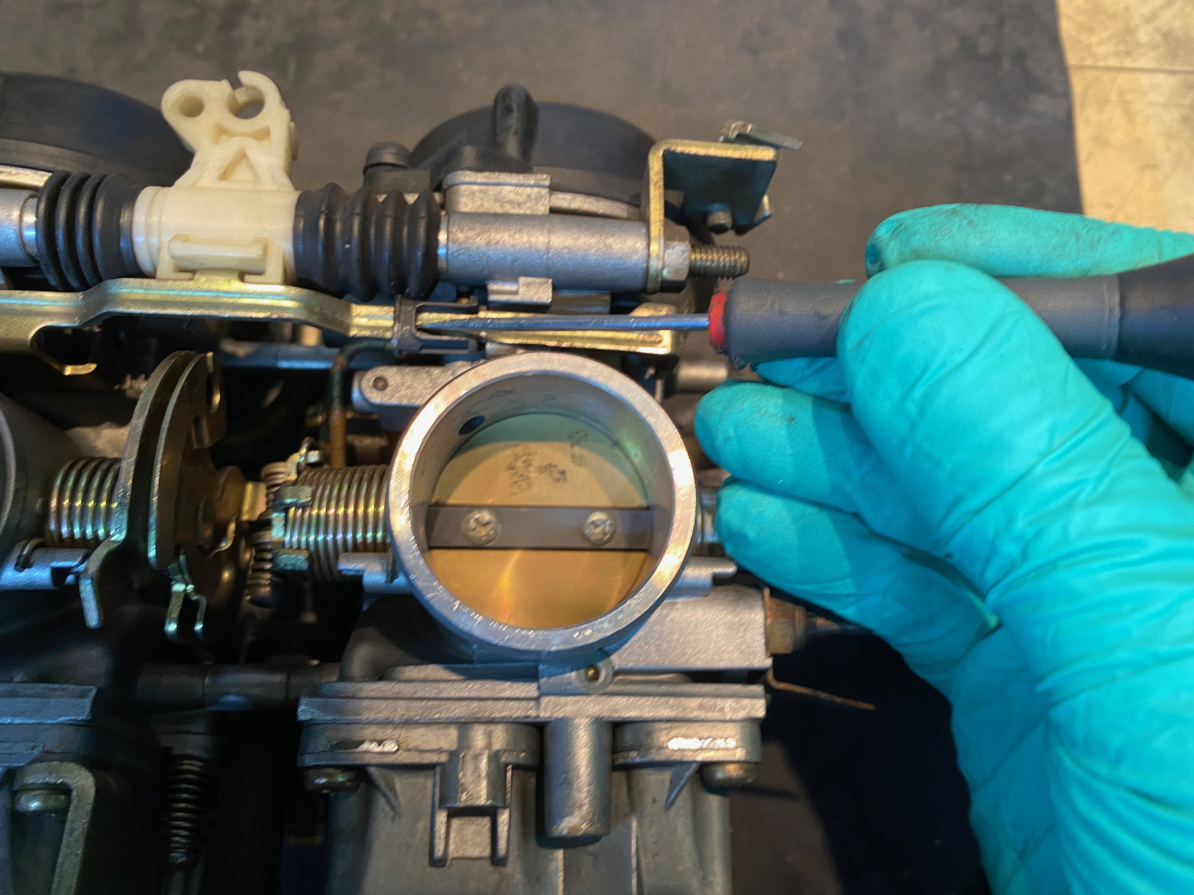 MIKUNI BDST38 – 1 – Démontage et nettoyage – Desmodue Garage