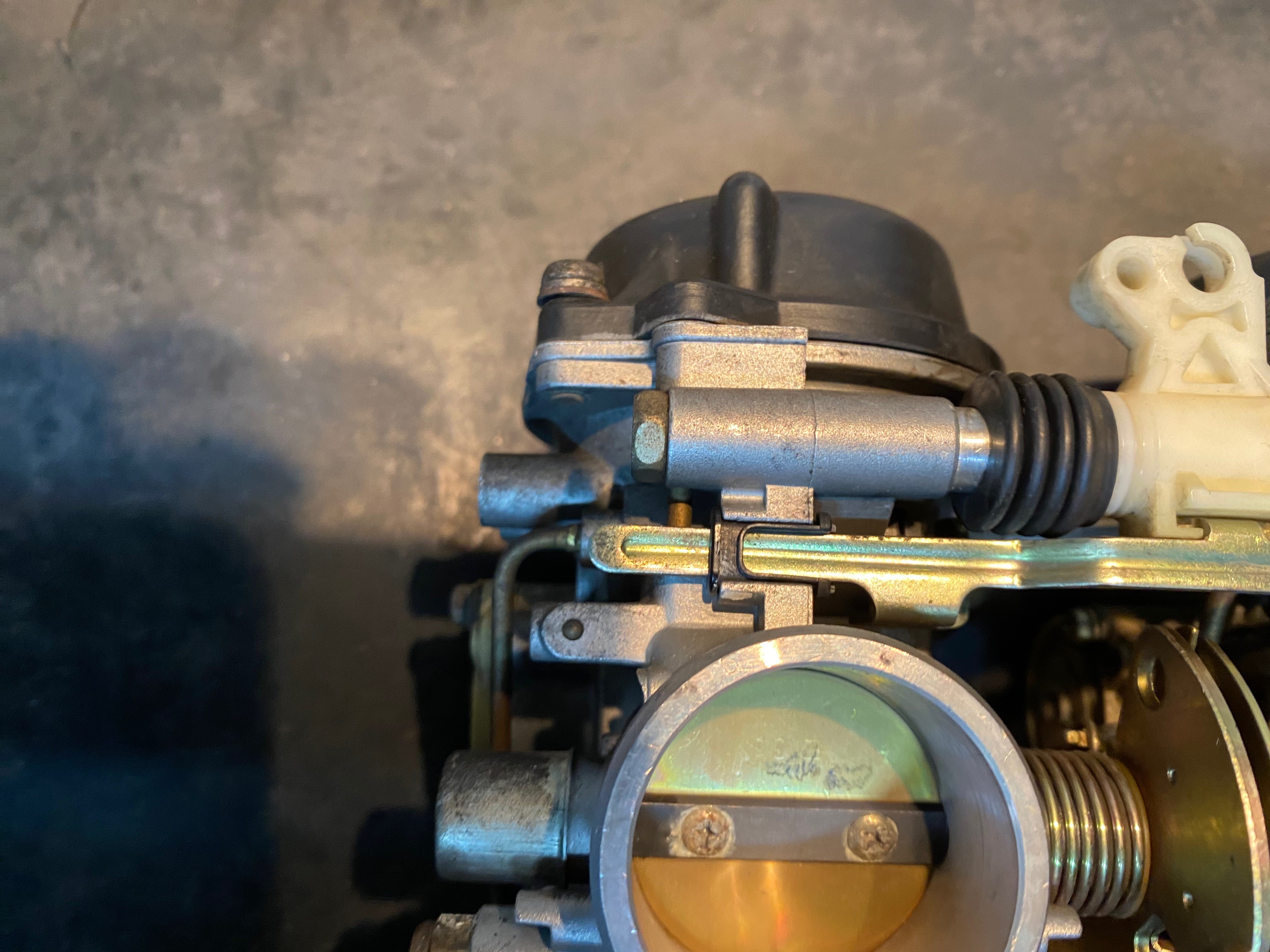 MIKUNI BDST38 – 1 – Démontage et nettoyage – Desmodue Garage