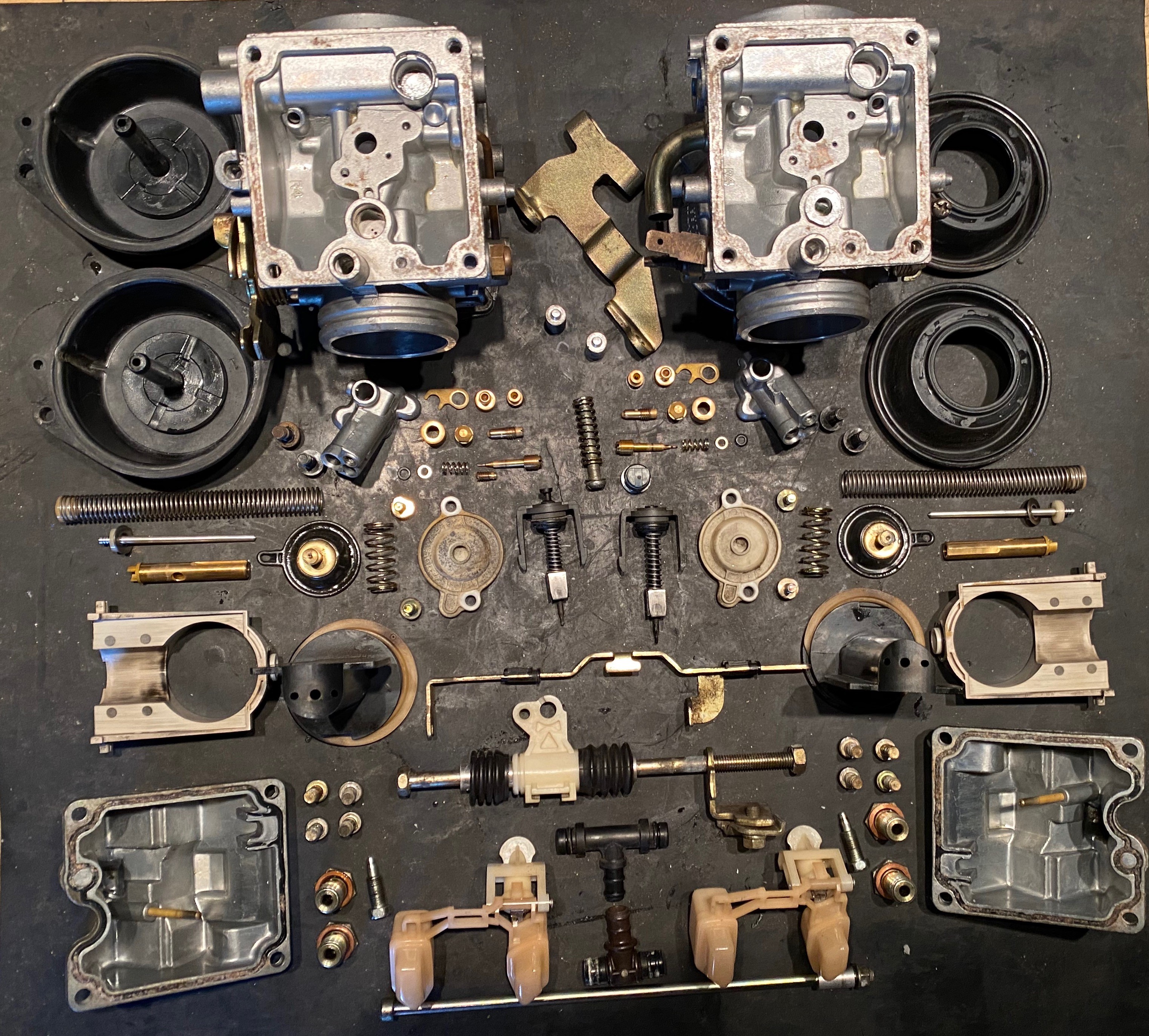 MIKUNI BDST38 – 1 – Démontage et nettoyage – Desmodue Garage